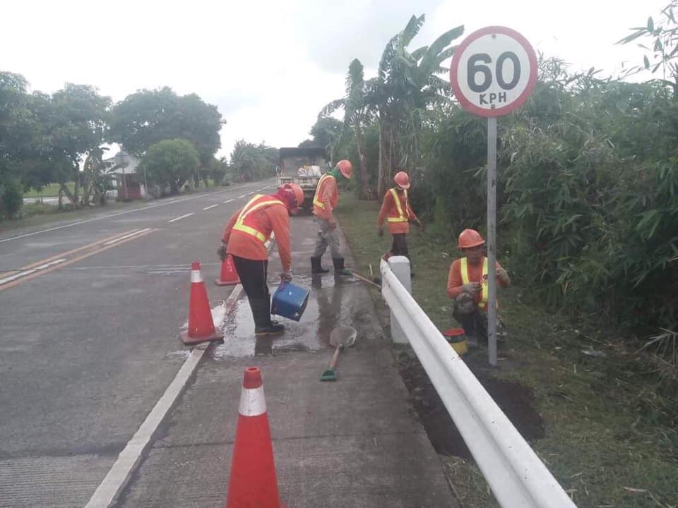 DPWH fixes, installs safety signs, rumble strips in accident prone ...